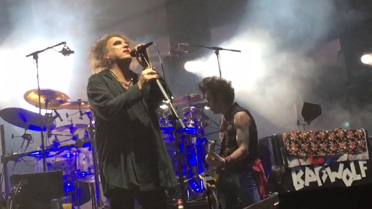 The Cure - Last Dance (live in London Dec 2, 2016) - YouTube
