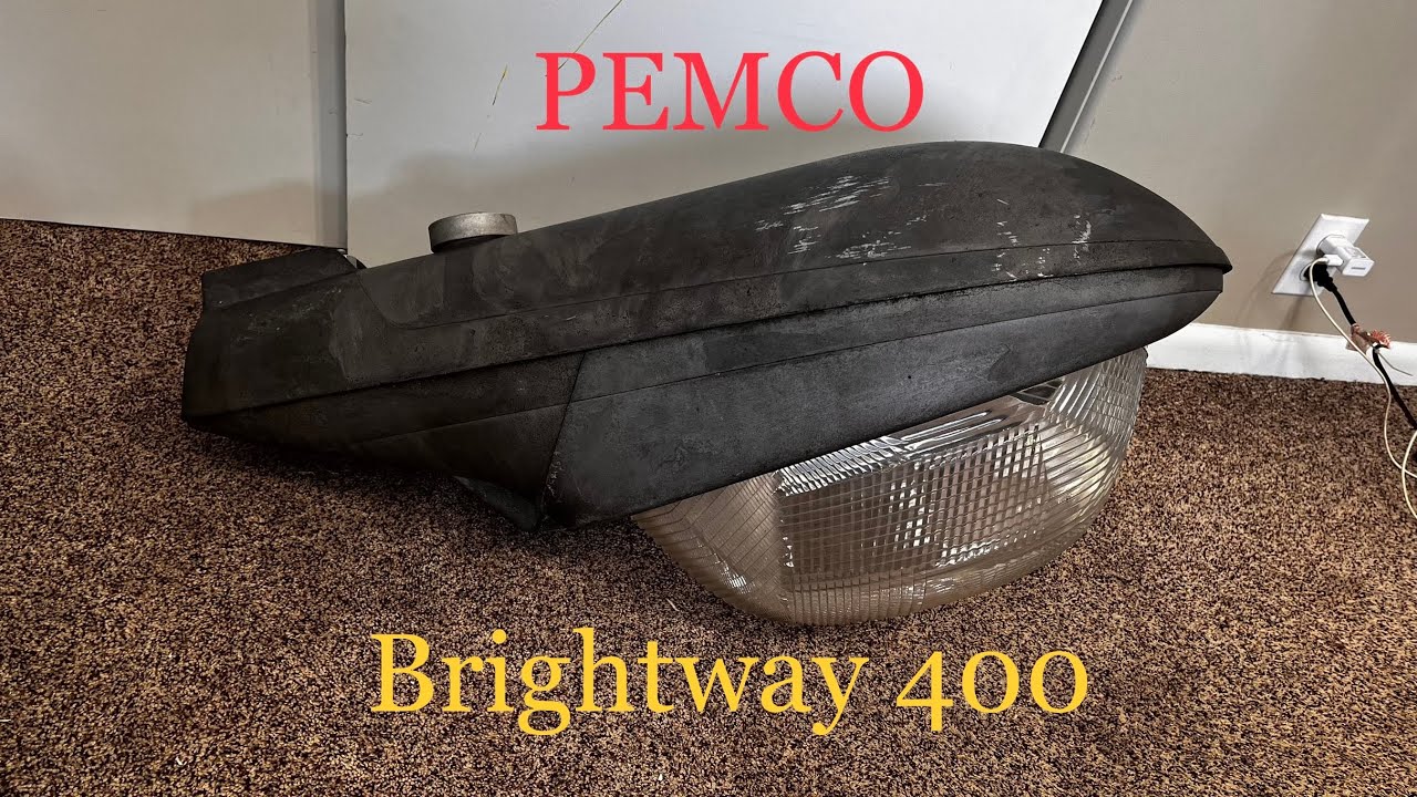 Pemco Brightway 400 Mercury Vapor Street Light - YouTube