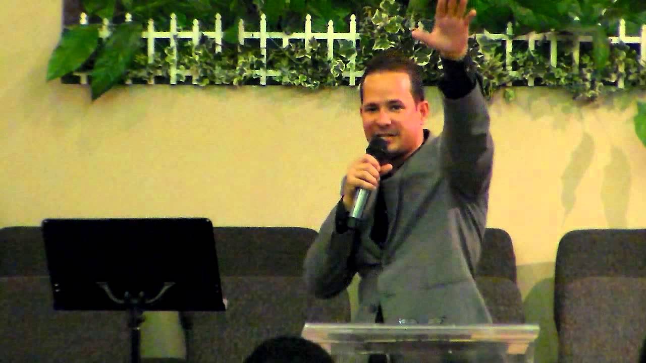 Alexis Cotto con Cantico y Palabra en la Iglesia Nazareno de Brandon ...