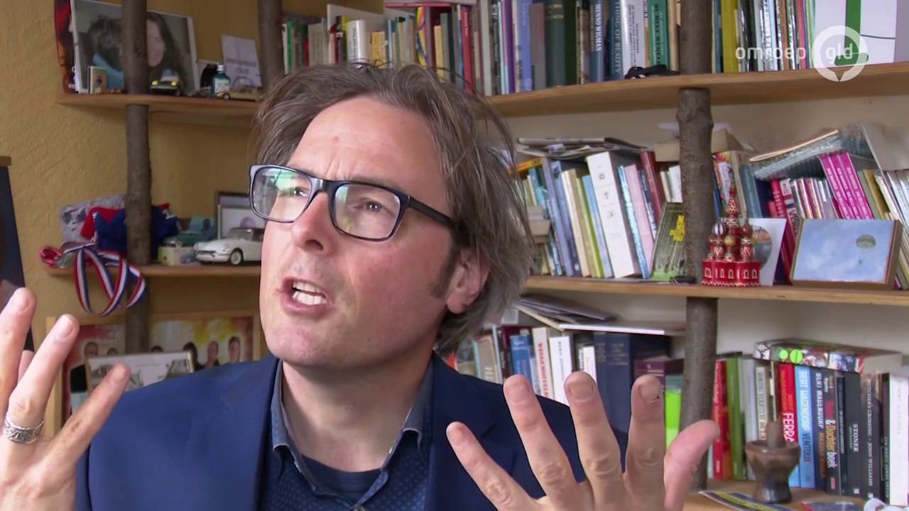Bekijk de nieuwe coronacolumn van Bas Steman - YouTube