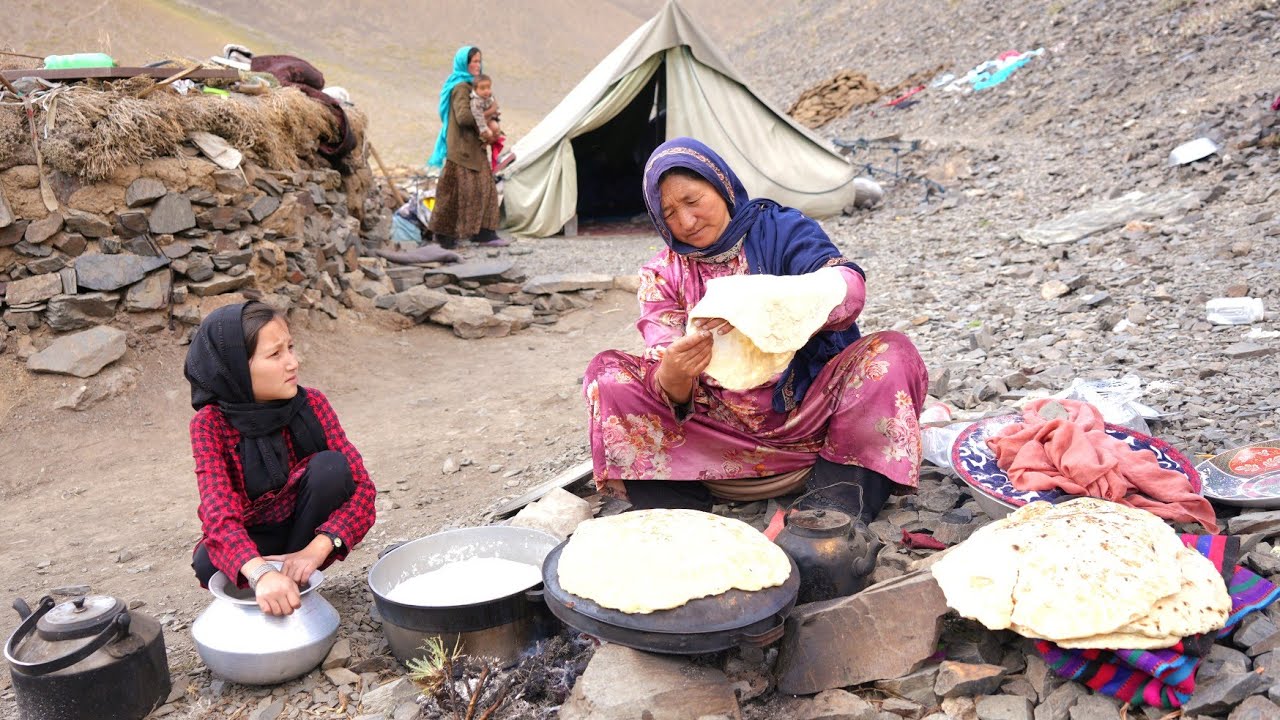 Nomadic Life Documentary: Nomadic Mother Cooking Organic Food | Live in ...