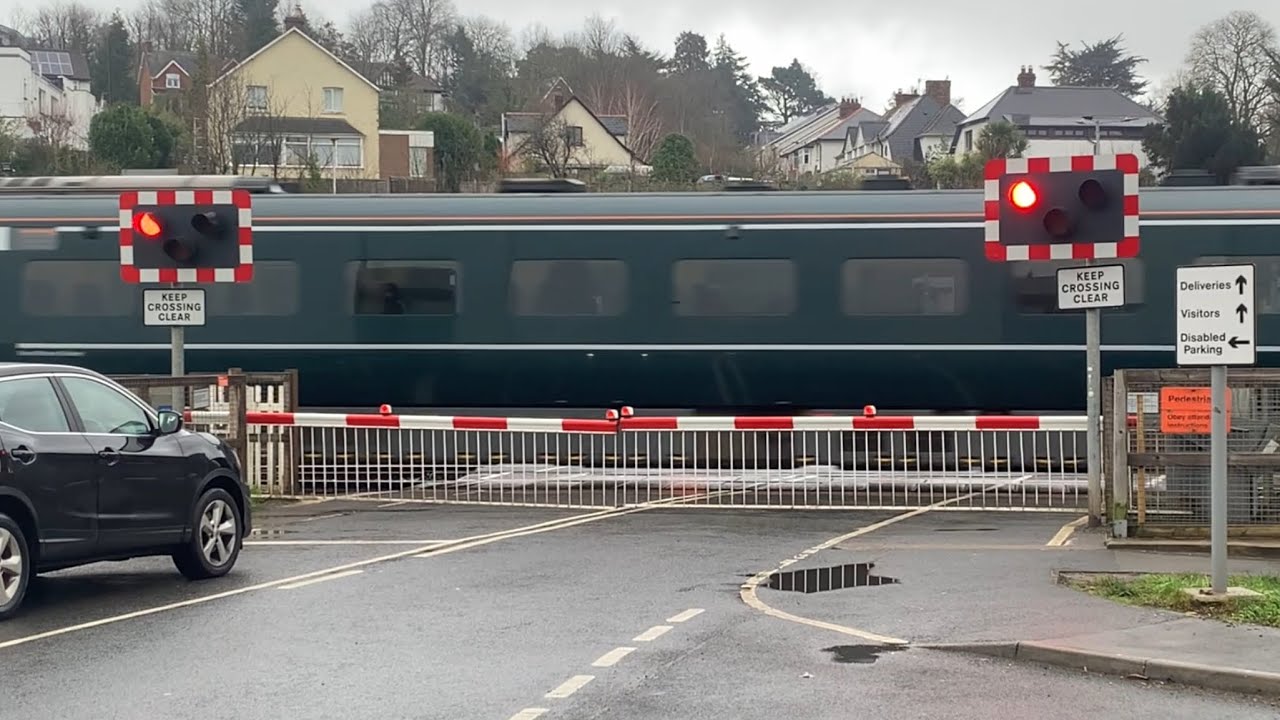 Exeter (Red Cow) level crossing, Devon. - YouTube