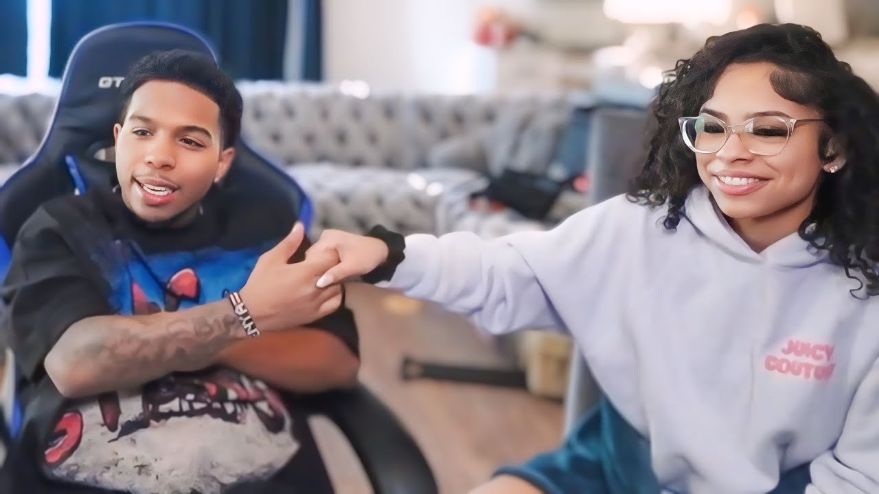 Nadia J Goes On Stream With Deshae Frost! - YouTube