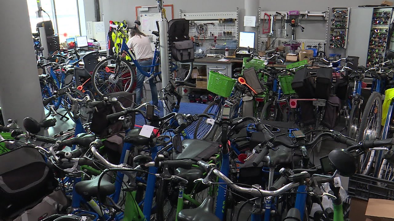 Le vélo victime de son succès à Poitiers - YouTube