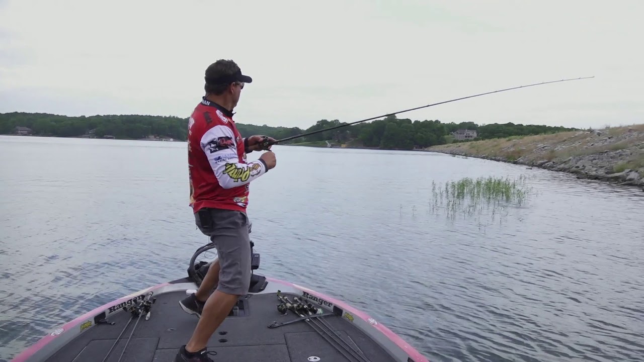 FLW Tour Pro Greg Bohannan - Fishing a Buzzbait - YouTube