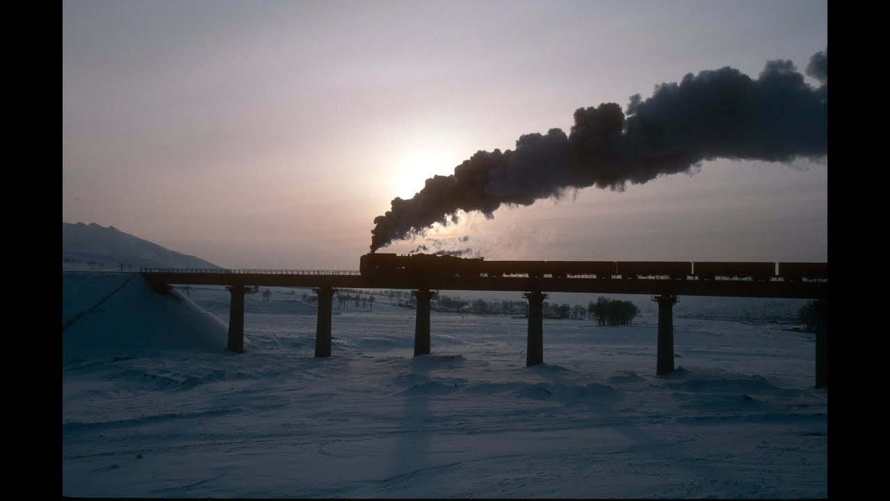Chinese Steam: Jing Peng Pass in snow - QJ's on the Eastern side - Part ...