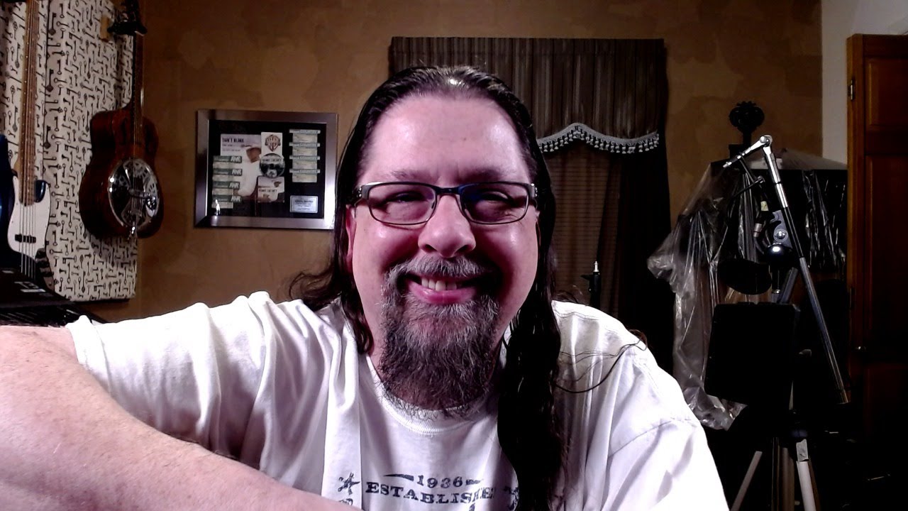 Hit Songwriter Chris Wallin Goes Live - YouTube