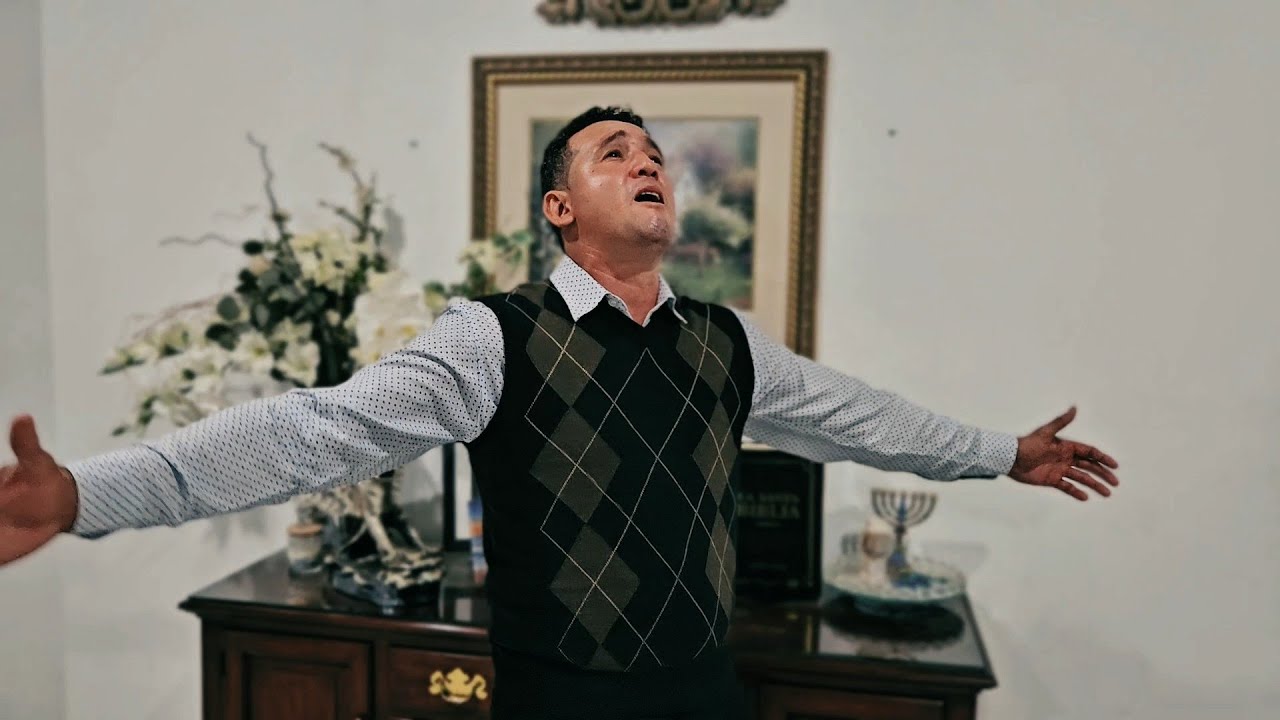 Respóndeme (Video Oficial) Alex Rivas - YouTube