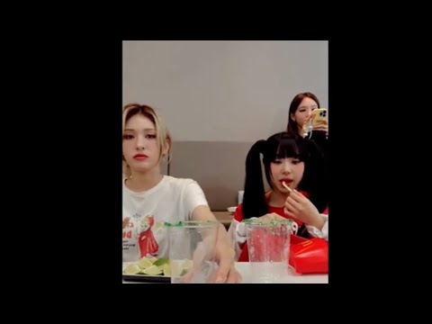 SOMI preparing drinks for Chaeyoung ft (nayeon) {close friendship} #twice #somi #nayeon #chaeyoung
