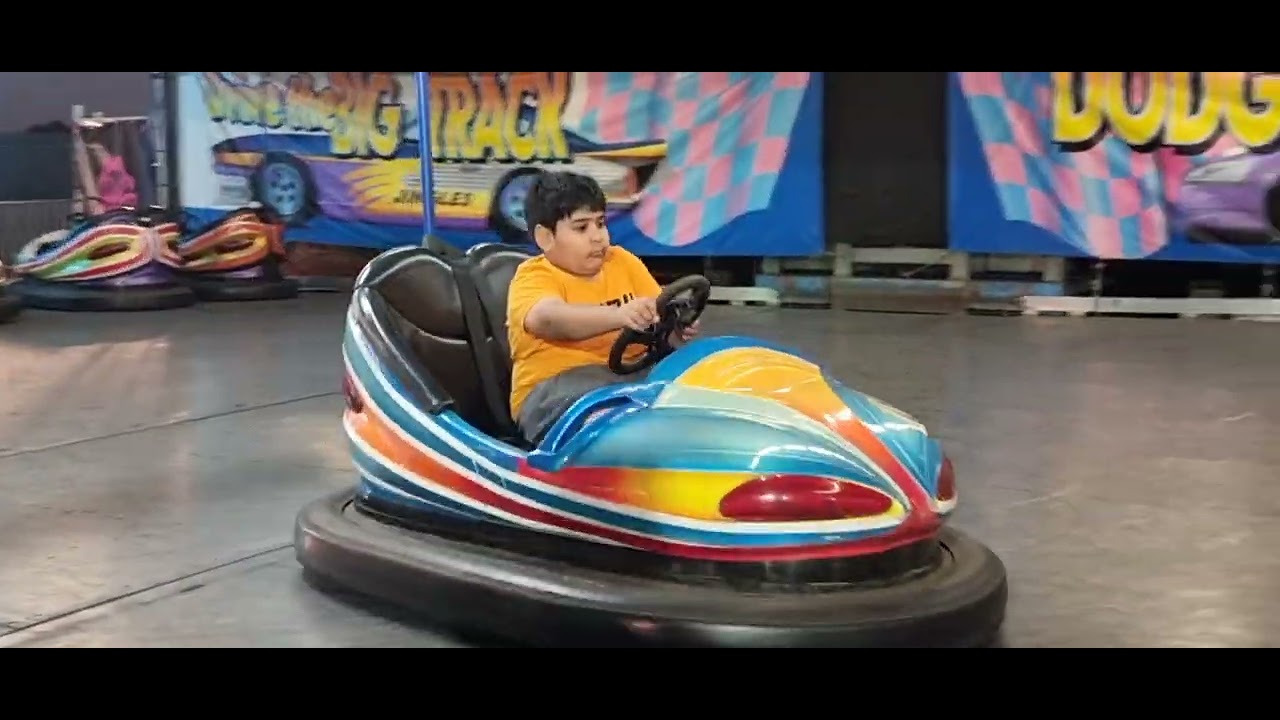 First time riding a bumper car 🚗 - YouTube