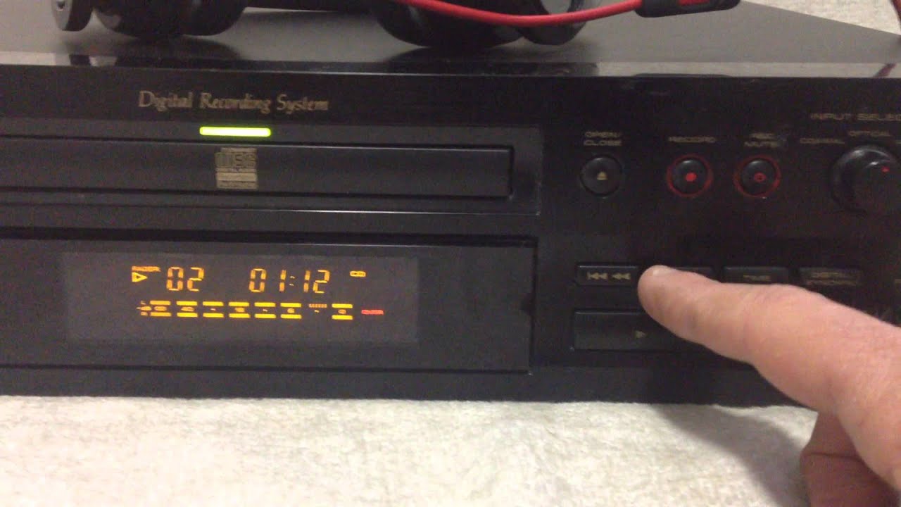 Pioneer PDR-555RW Compact Disc Recorder - YouTube