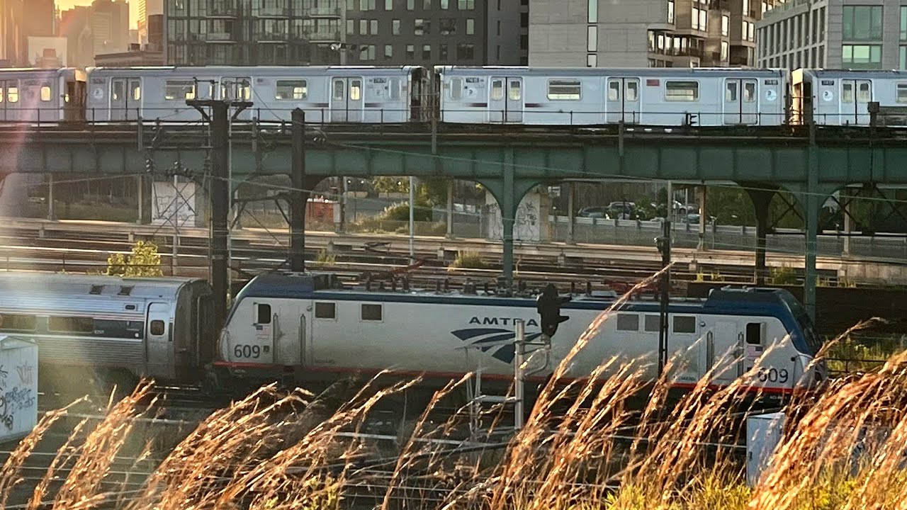 Hunters Point Long Island City Queens Train Action RailFanning. Amtrak ...
