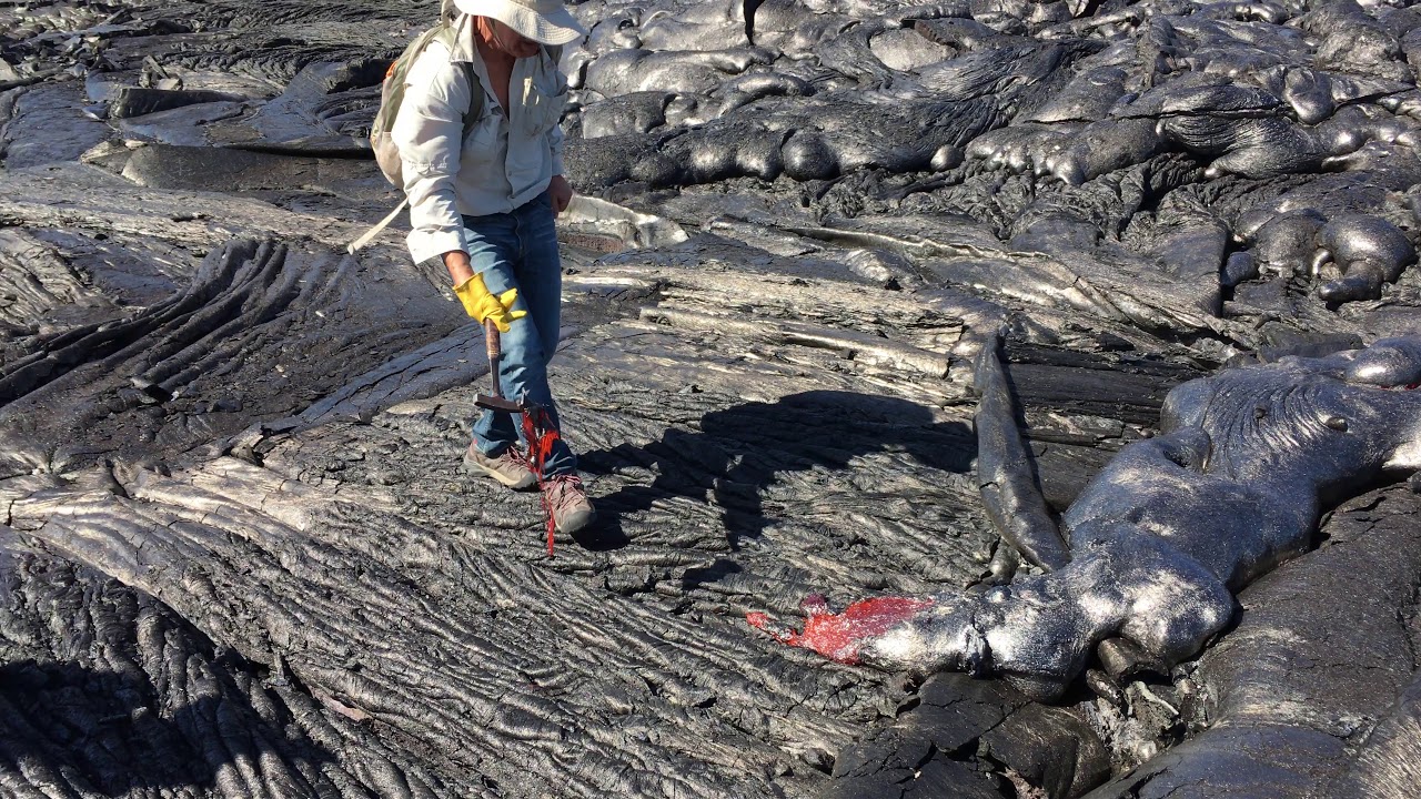 Hawaii Field Camp - Lava Sampling - YouTube