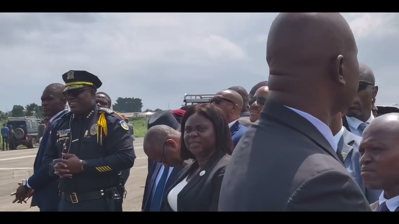 Police Escort Motorcycles For Presidential Motorcade - YouTube