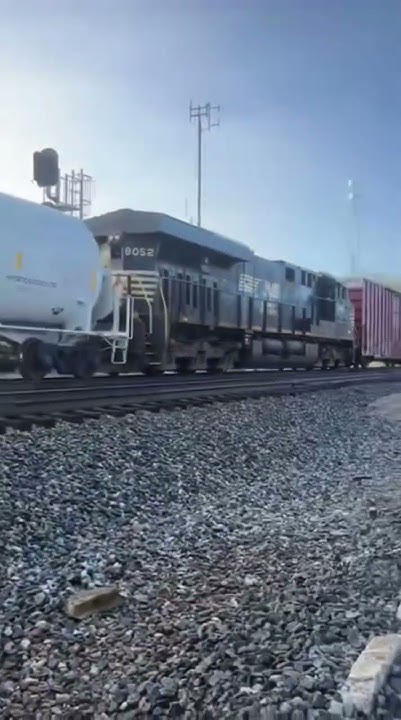 NS 8052 DPU - YouTube