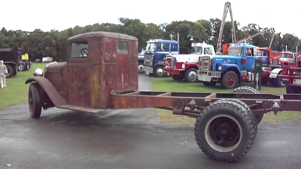 Old Diamond T Truck - YouTube