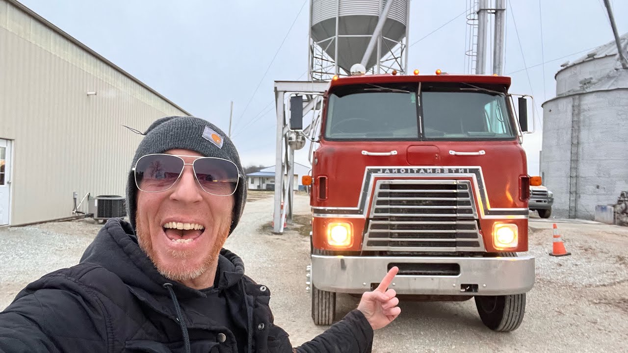 First Drive International Transtar ll 290 BC Cummins - YouTube
