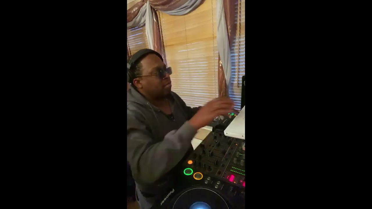 Chris Goldfinger - YouTube