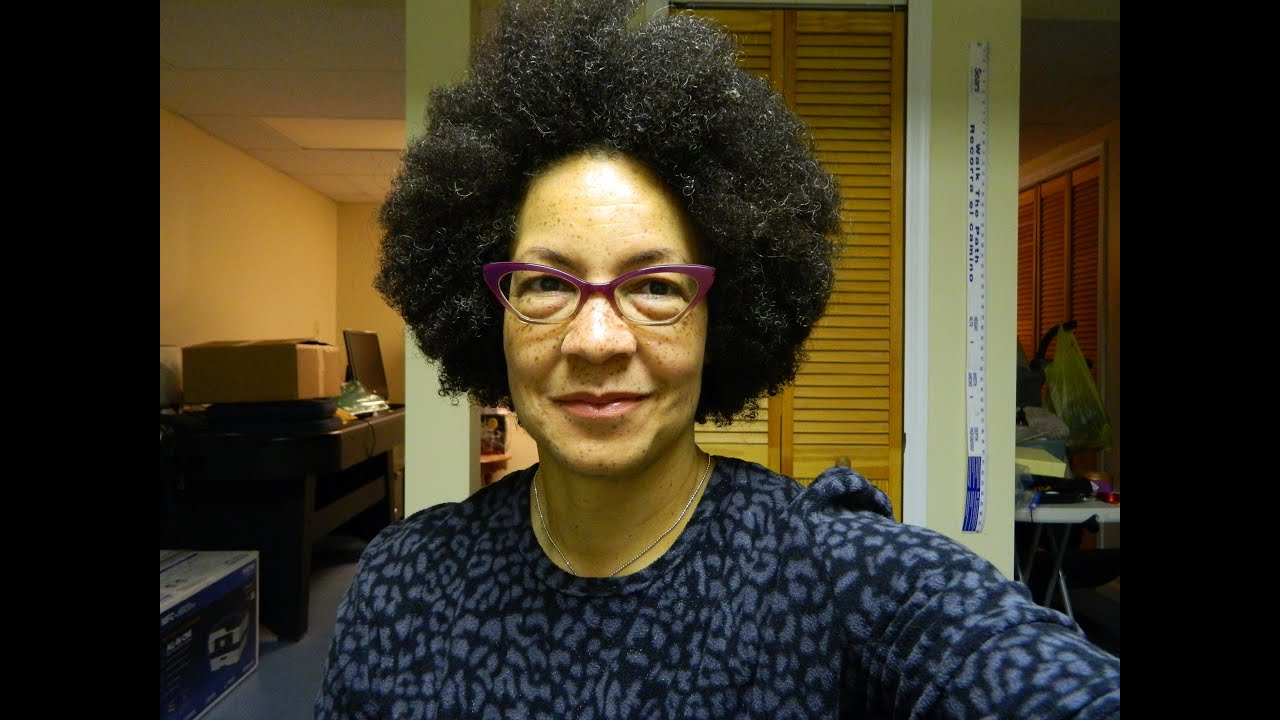 How to Maintain a Stretched Afro: My Morning Routine - YouTube