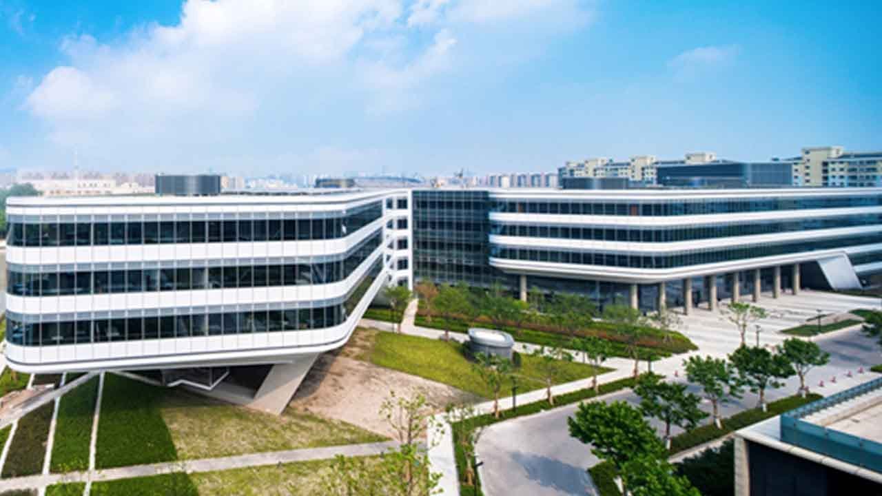 More MNCs eye China as regional headquarters - YouTube
