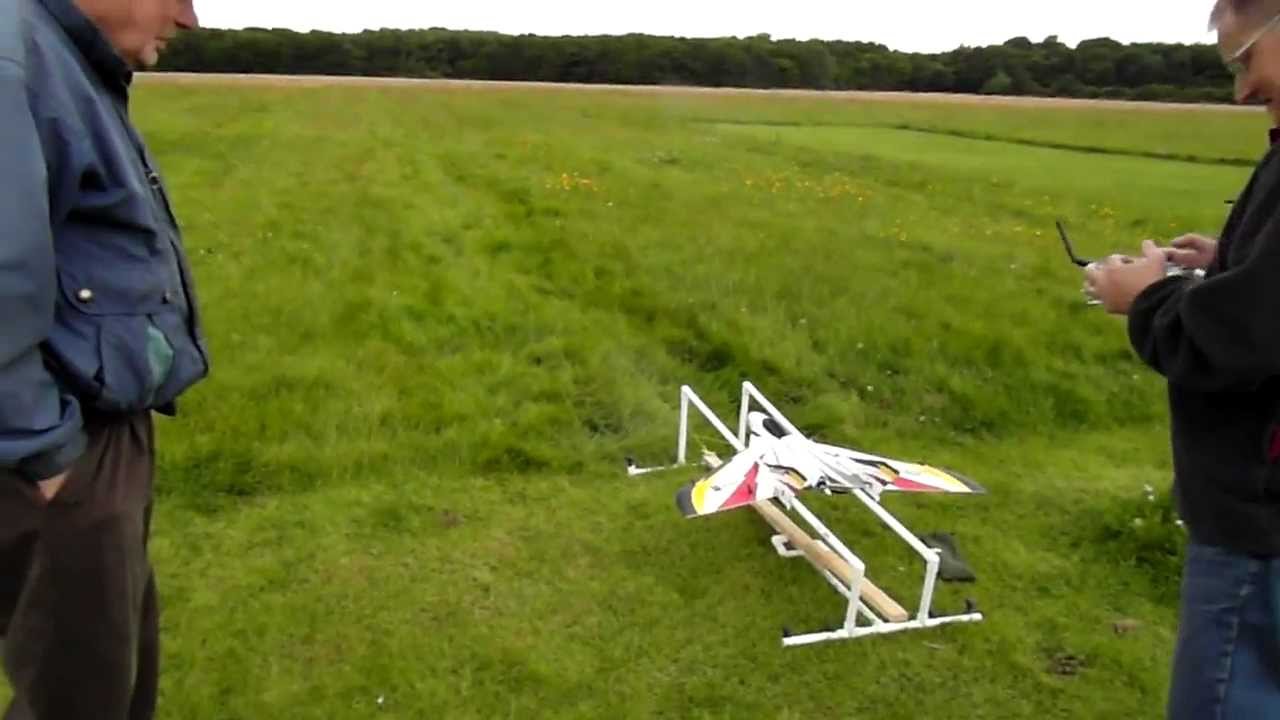 my home made bungee ramp launcher, - YouTube
