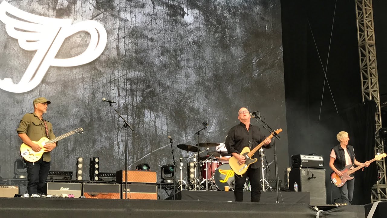 Pixies "Gouge Away" at All Points East 8.23.24 Victoria Park, London ...
