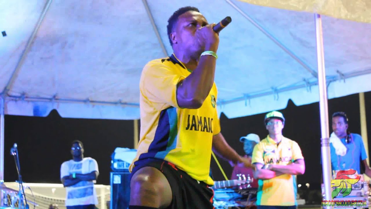 Honorebel live performance rent a dread - YouTube