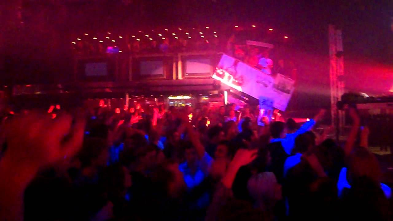 ABOVE AND BEYOND@Club Essential Riga 10.12.2011 (4) - YouTube