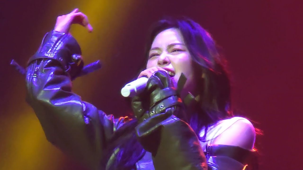 240504 RYUJIN (류진) - RUN AWAY | ITZY 2ND WORLD TOUR “BORN TO BE” in ...