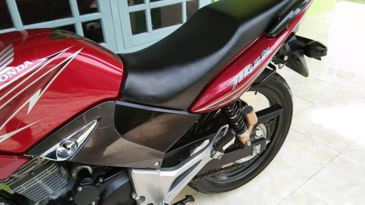 Honda tiger merah standar - YouTube