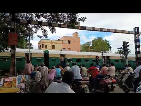 Tenali Repalle Local Level Crossing | trainvideos | railgate | Indianrailways - YouTube