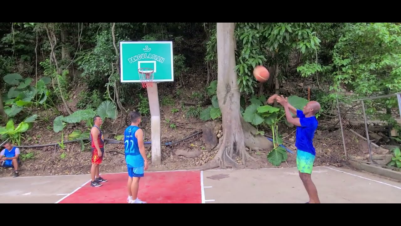 Passport Bro / Digital Nomad Playing Basketball 🏀 in El Nido Palawan ...