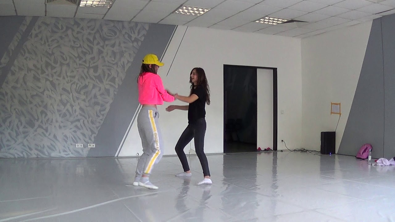 Angelique & Alicia dancing random fun freestyle (2) #ncoclub #kpop # ...