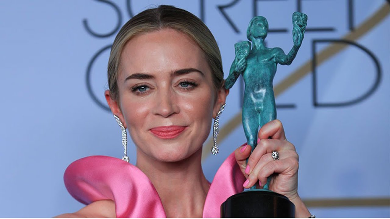 Emily Blunt is much cooler to her kids than their father . - YouTube