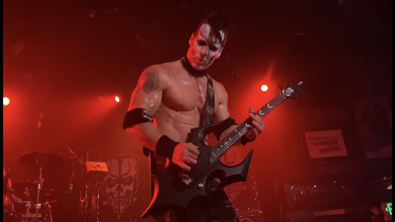 Doyle - King Of The Undead Live Whisky A Go Go | 2022 - YouTube
