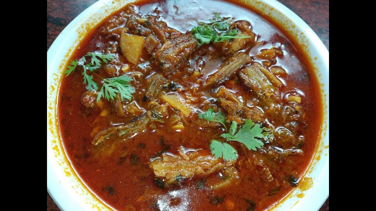 झटपट सोप्या पद्धतीने तयार करा झणझणीत स्वादिस्ट सुक्या बोंबलाचे कालवण ...