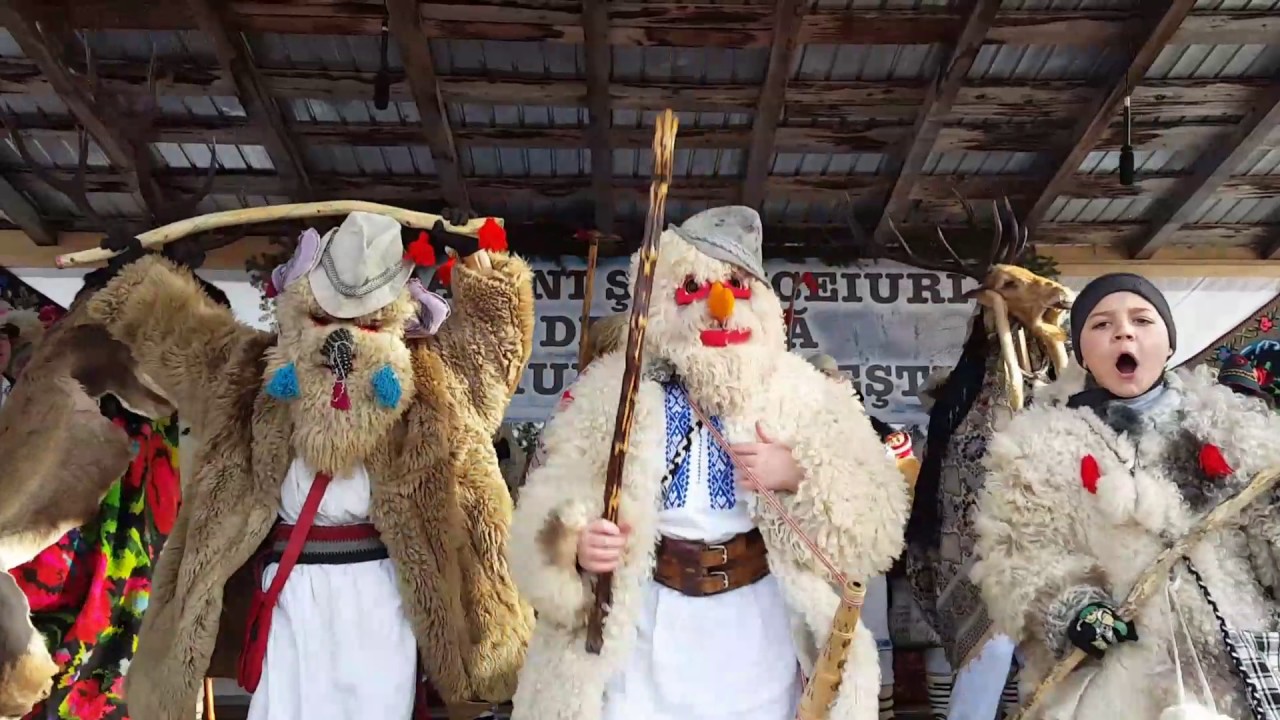 Raucesti-Datini și obiceiuri de iarna 2016 - YouTube
