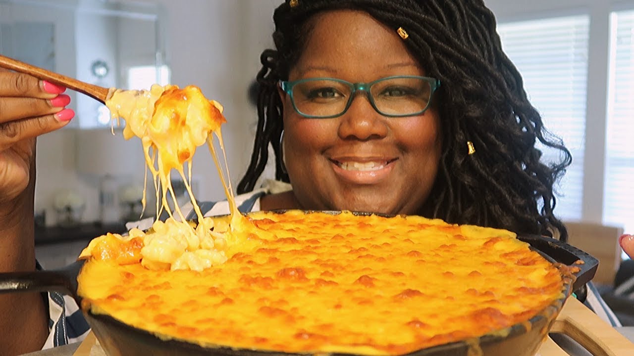 ULTIMATE CHEESY MAC N CHEESE 먹방 MUKBANG + RECIPE - YouTube