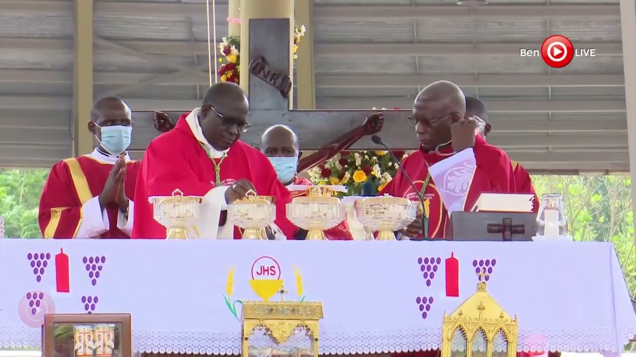 Oh Yezu Mpulira Nkwetaaga (Holy Communion) Fort Portal Diocese Choir ...