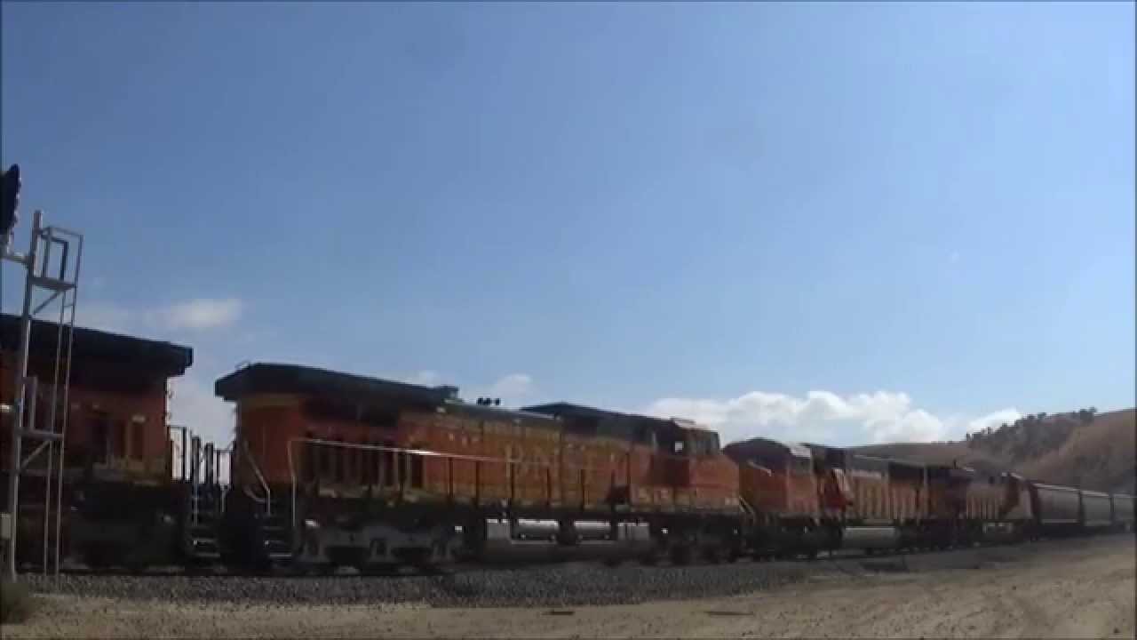 BNSF Grain Train Struggles to Make Emergency Stop! Must See!!!! - YouTube