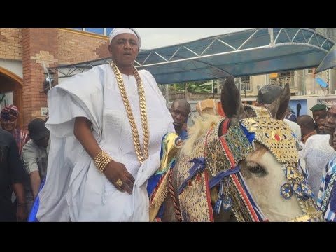 MOST RICHEST & FASHIONISTA LAGOS KING...OBA ONIBA (JAFO AUTHORITY ...
