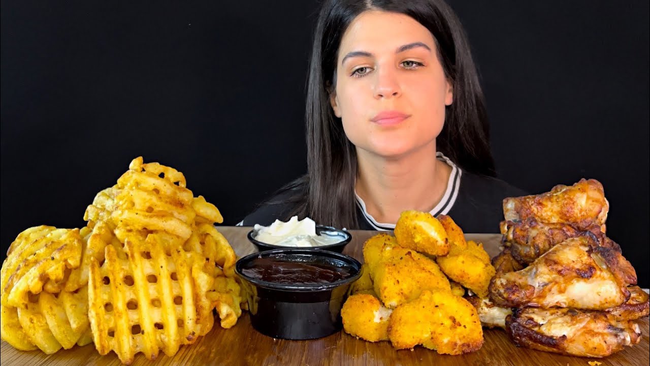 WAFFLE FRIES & CHICKEN | MUKBANG | ASMR | EATING SOUNDS - YouTube
