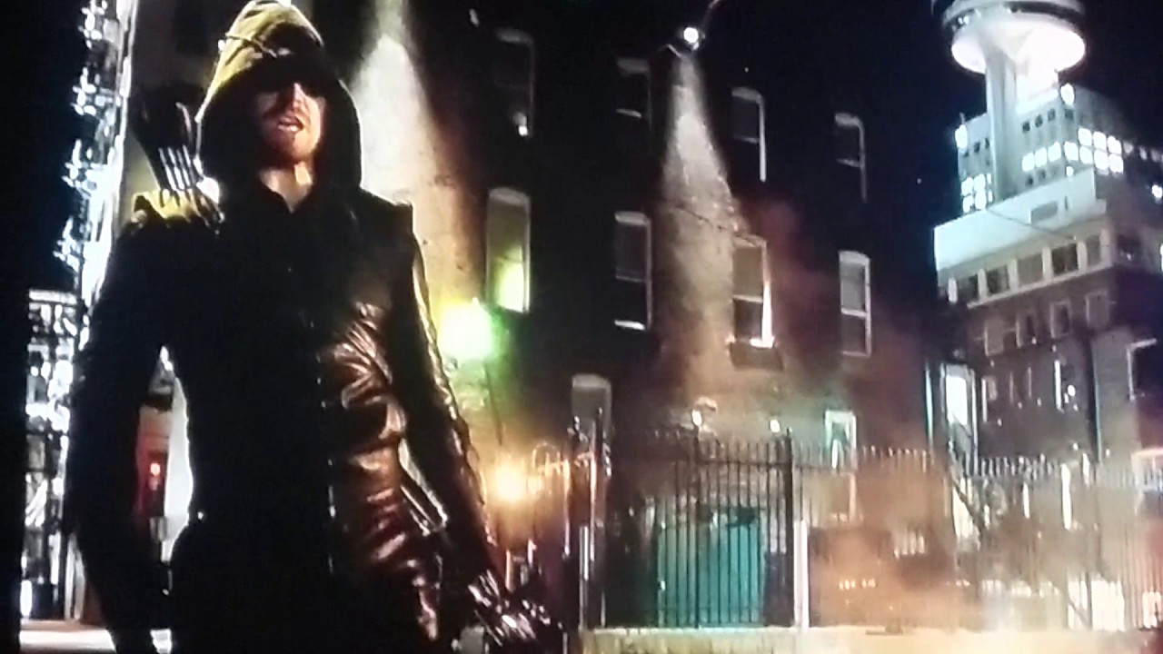Flash vs Arrow |crossover episode| - YouTube