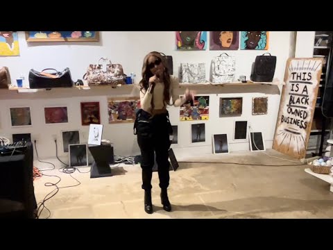 MINI VLOG | MY FIRST LIVE PERFORMANCE! - YouTube