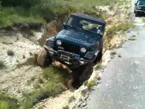 Jeep Rock Krawler 5.5" Long arm Trail test - YouTube