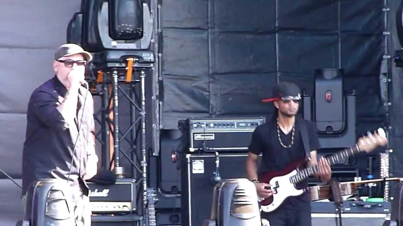 Everlast - Jump Around - Maxidrom Festival - Moscow - 11.06.12 - YouTube