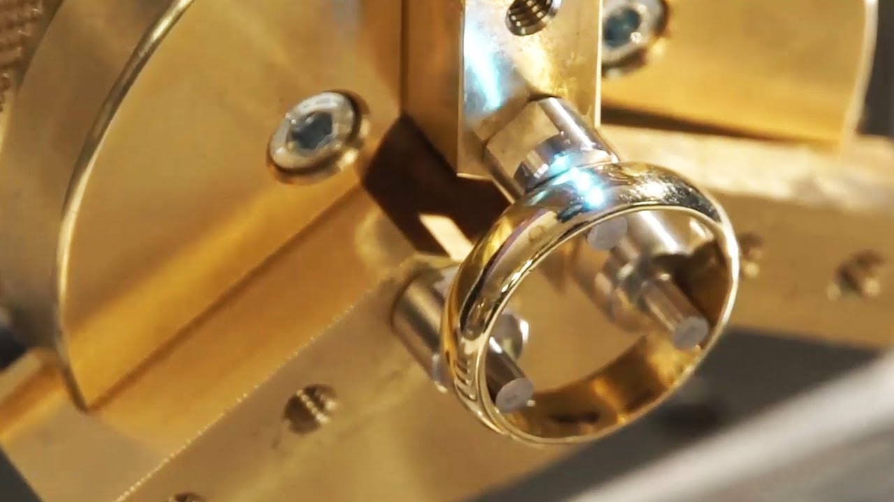 Amazing Engraving of Gold Rings and Other Jewelry - YouTube
