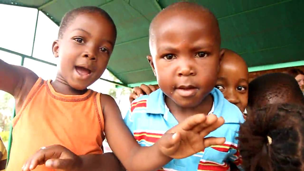 Ndlovu pre-school kids saying bye,bye - YouTube