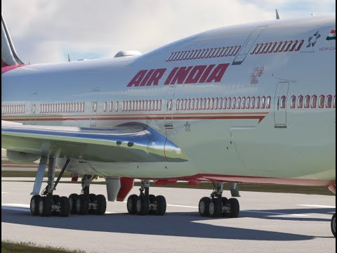 Boeing 747 flying low before landing at Calgary International Airport ...