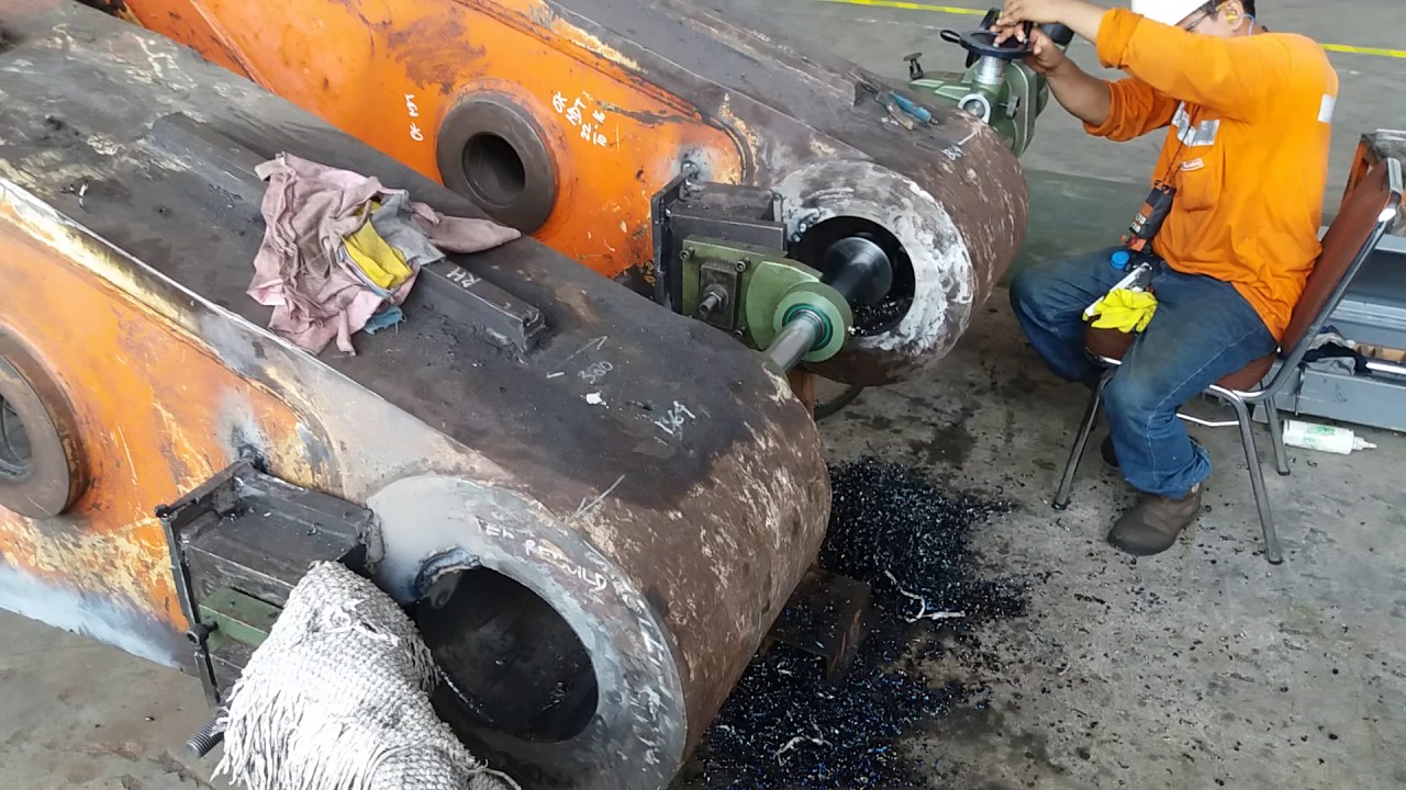 Proses Line Boring (Bubut Machining) Arm Big Digger Hitachi EX2500 ...